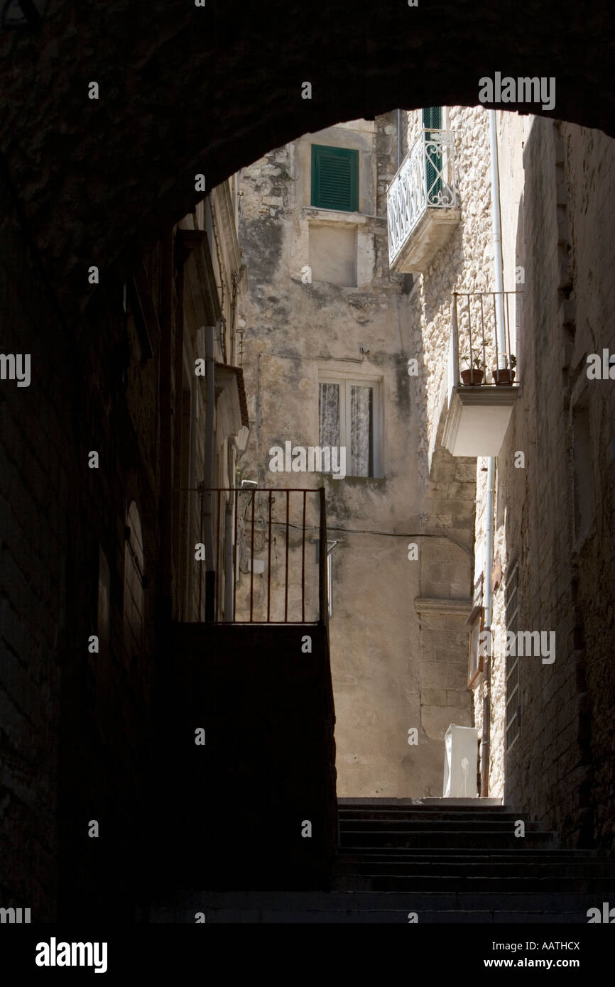 Pedestrin street in Vieste, Gargano, Puglia, Italy Stock Photo - Alamy