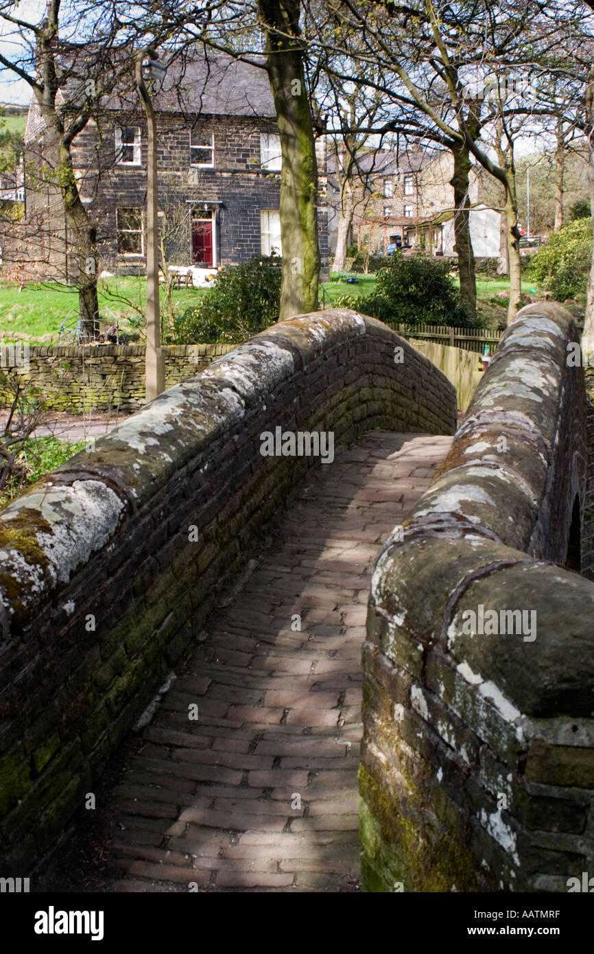 River colne bridge hi-res stock photography and images - Alamy