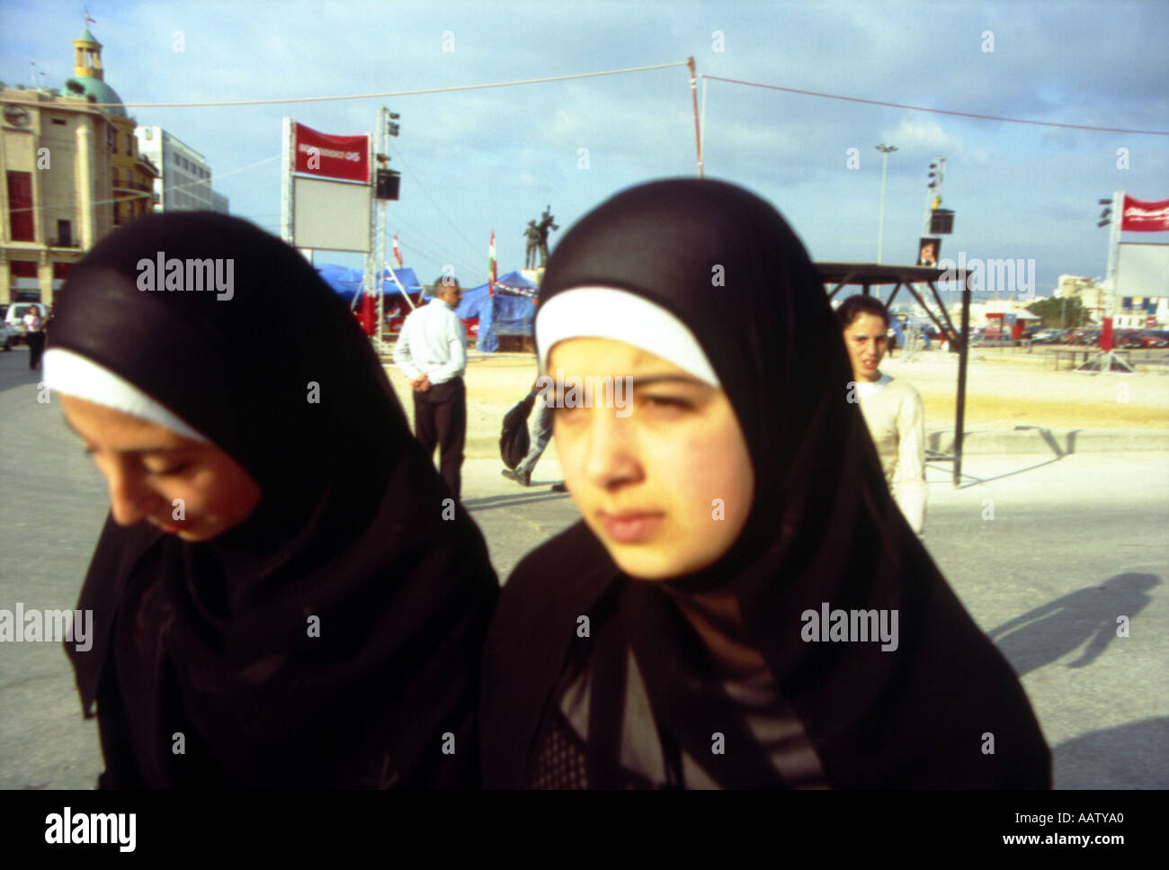 Islamic costume hi-res stock photography and images - Alamy