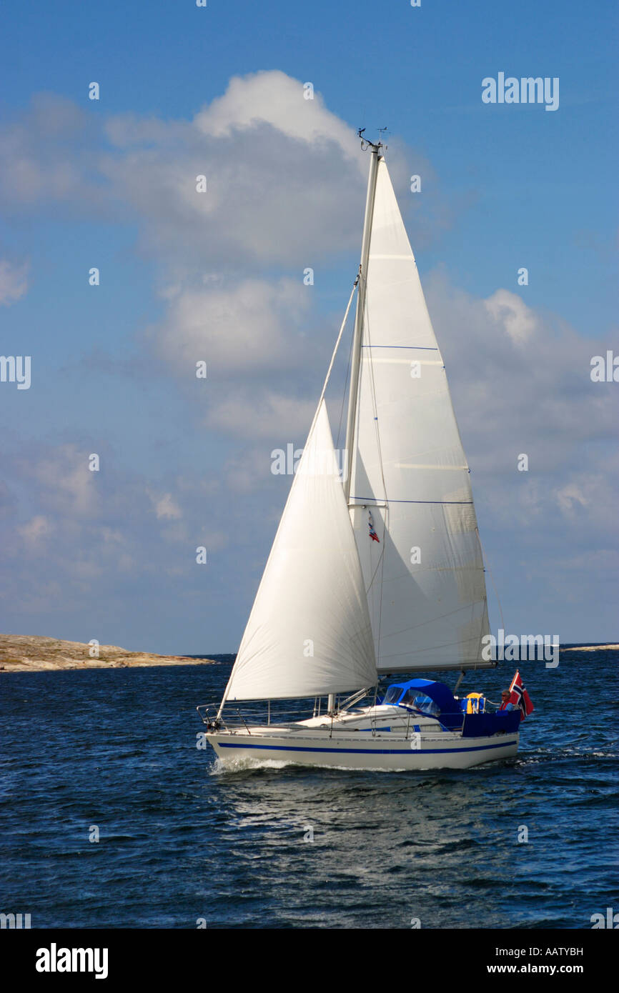 Smooth sailing hi-res stock photography and images - Alamy