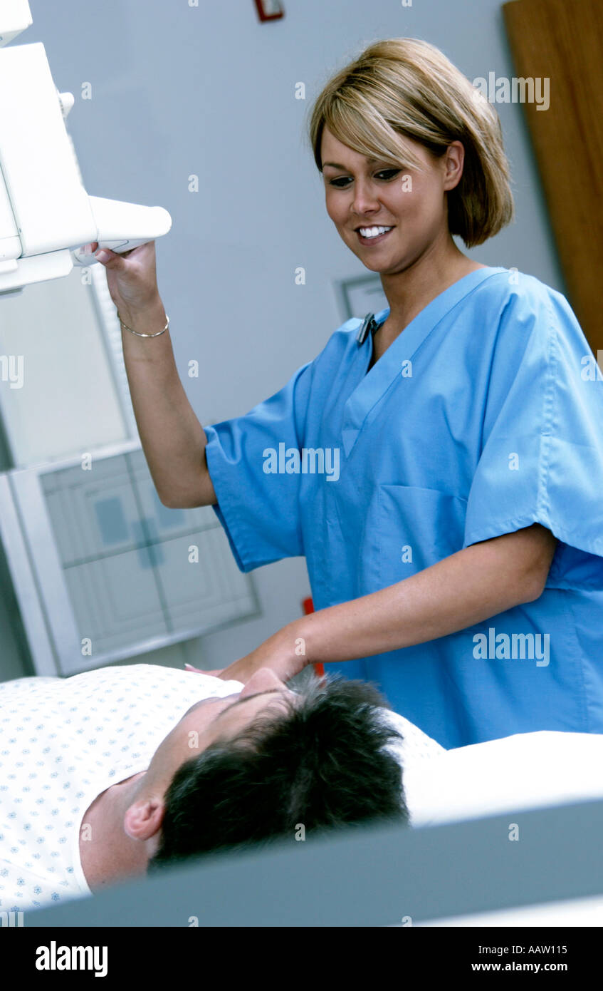 Xray tech taking xrays Stock Photo - Alamy