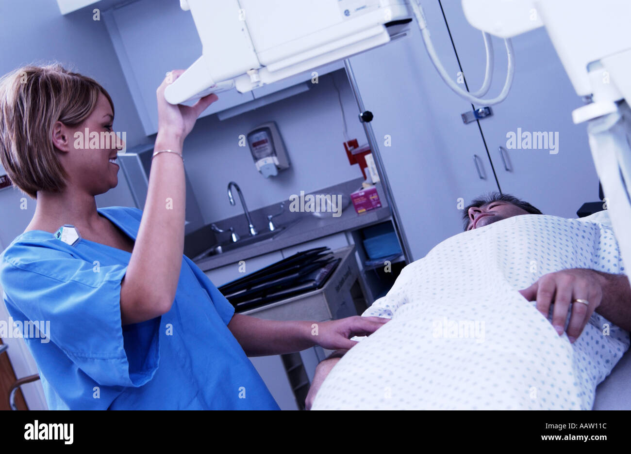 Xray tech hi-res stock photography and images - Alamy