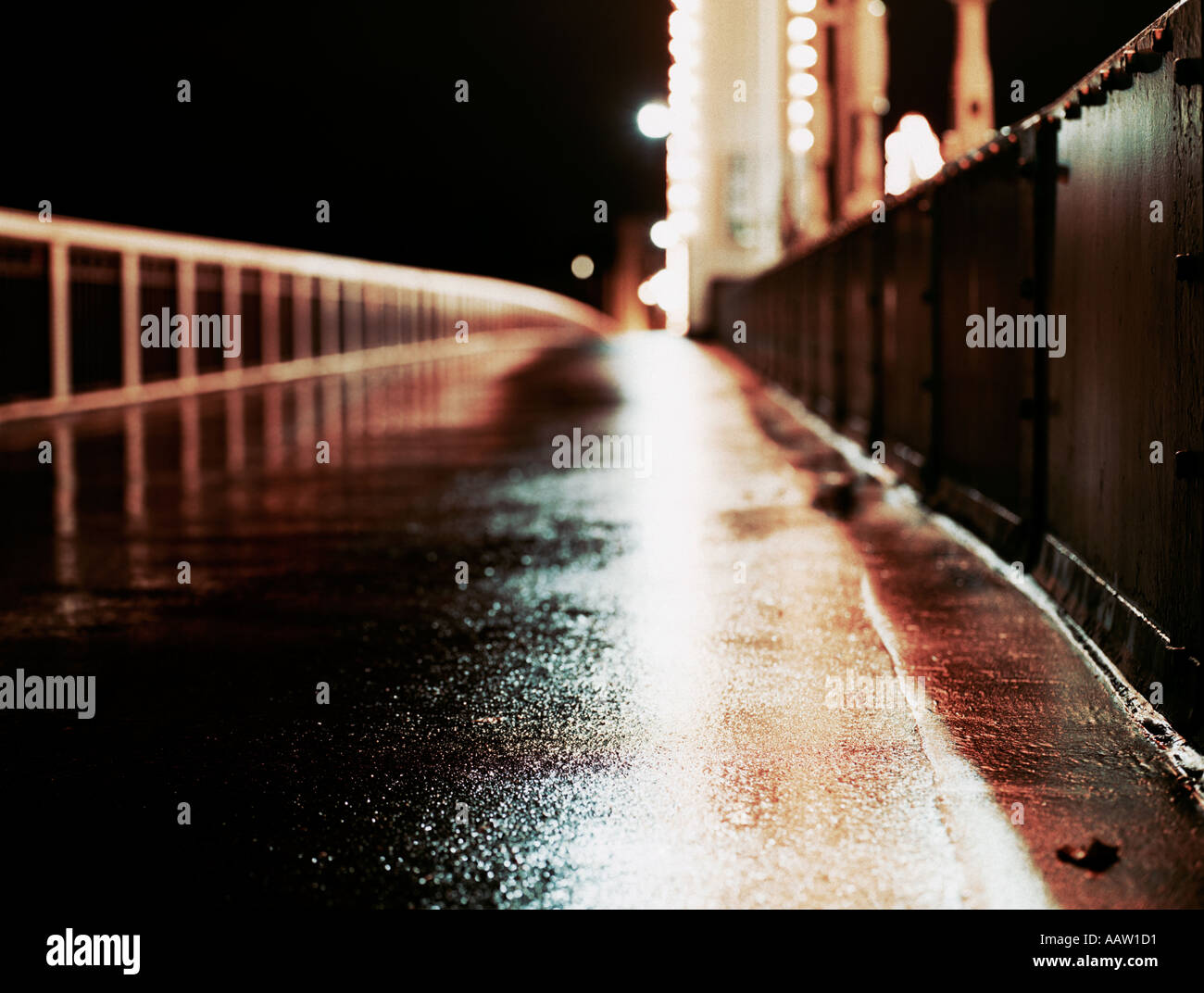 Bridge at night time Stock Photo - Alamy