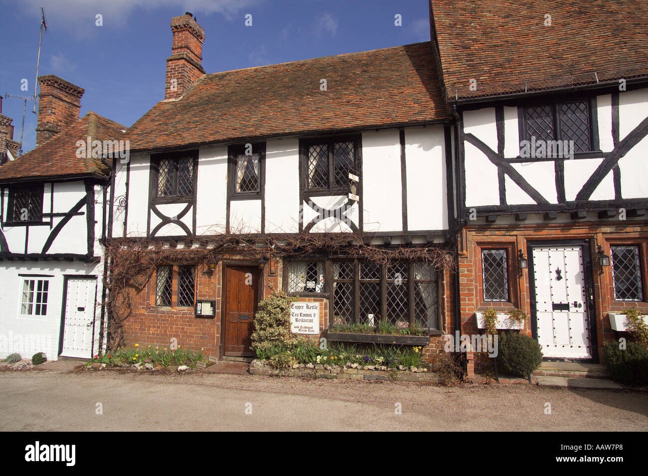 Chilham square chilham kent england hi-res stock photography and images ...