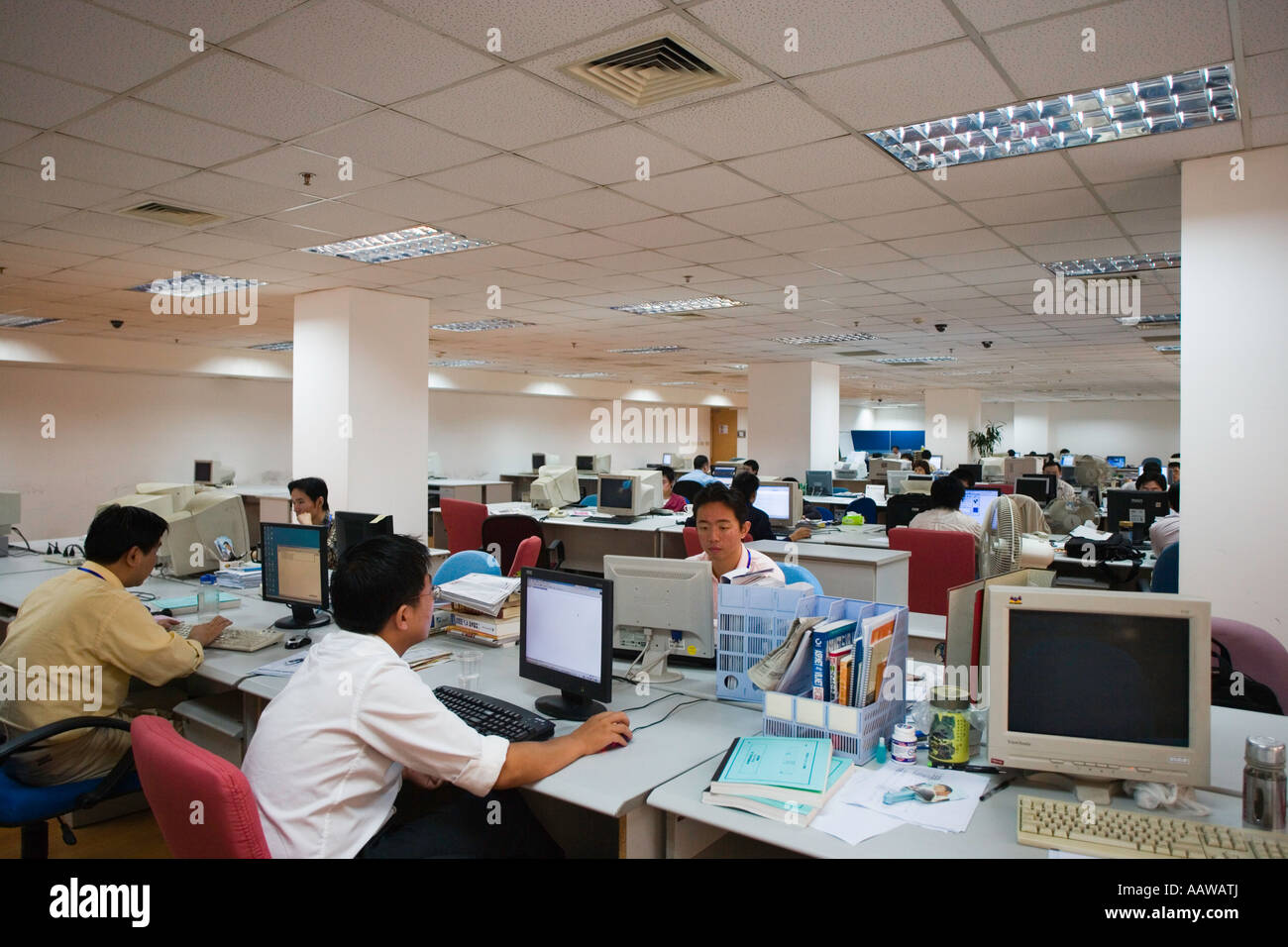 Computer programmers in Shanghai PRC Industrial Park China Stock Photo ...