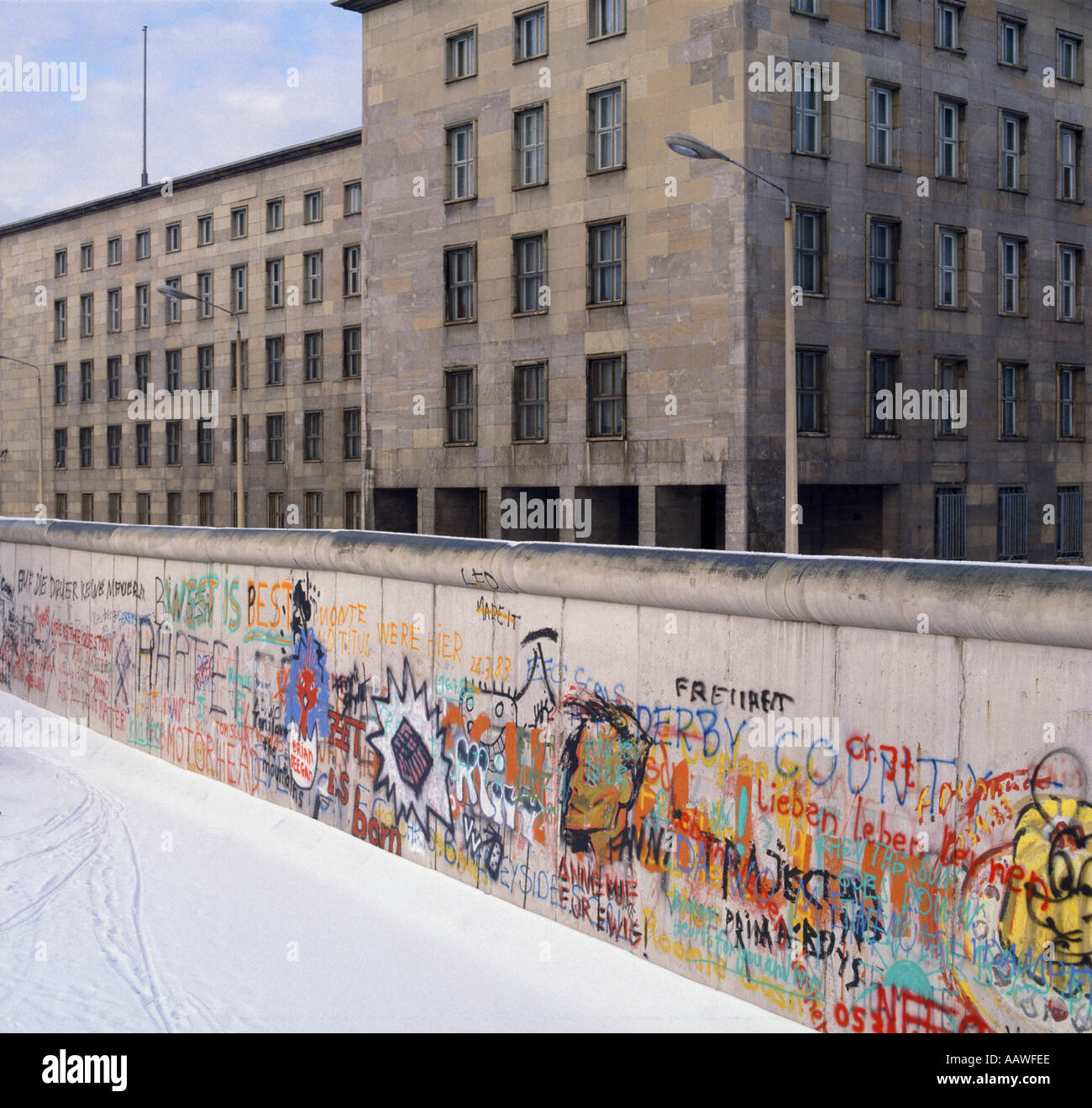 BERLIN WALL BERLIN 1982 GERMANY EUROPE Stock Photo - Alamy