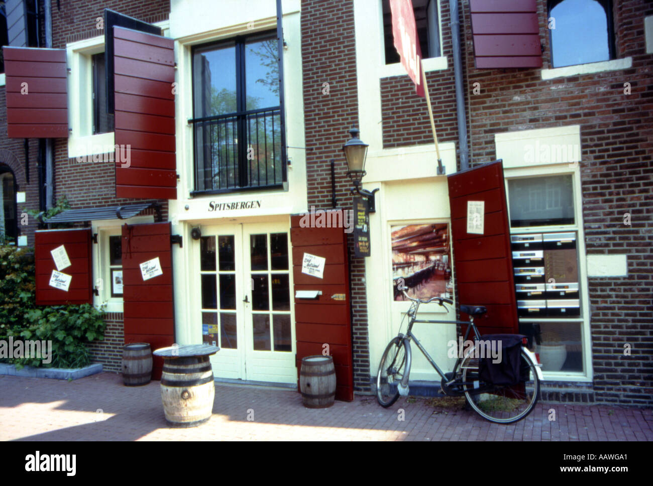 Standard life house hi-res stock photography and images - Alamy