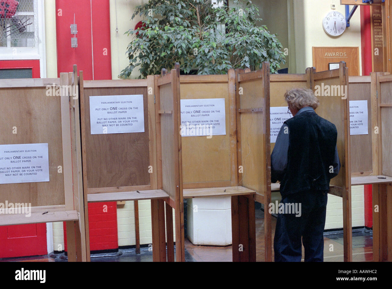 Poling station hi-res stock photography and images - Alamy
