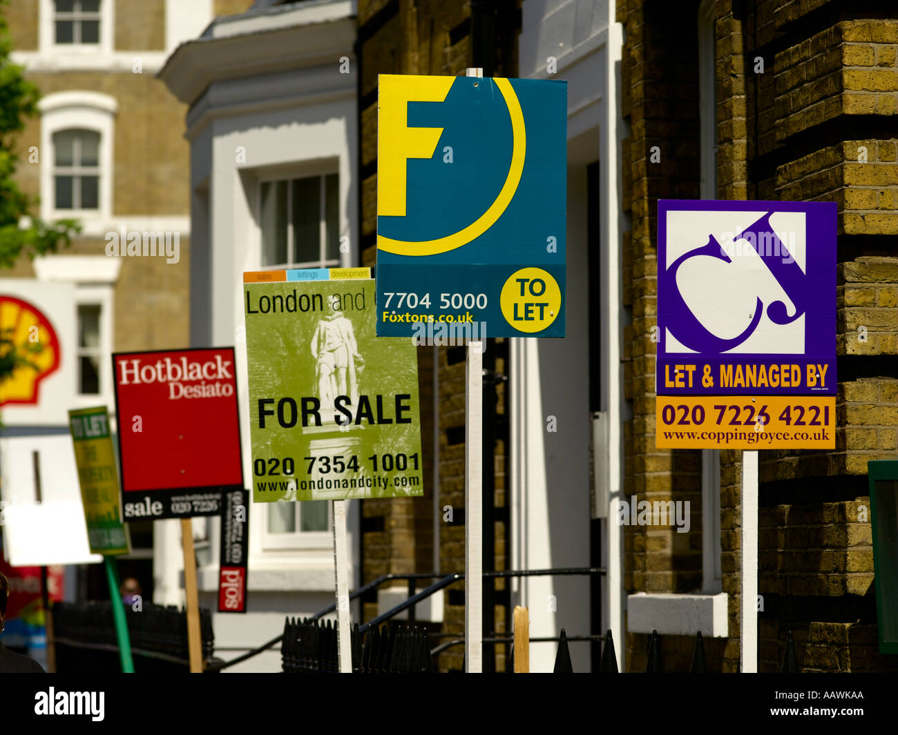 Islington, For Sale Signs Stock Photo - Alamy