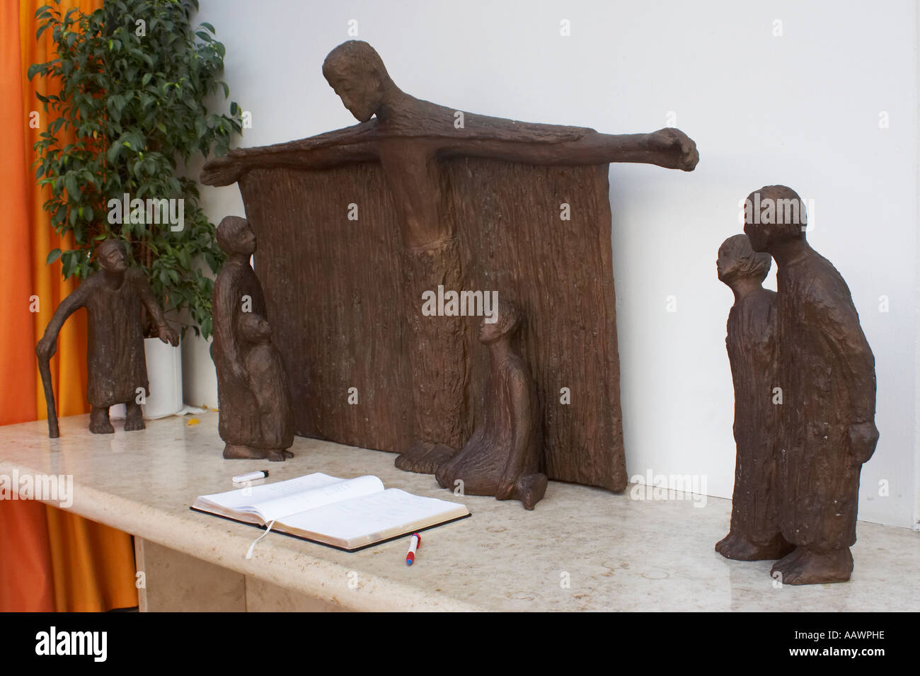 motorway church. inside a church Figures Stock Photo - Alamy