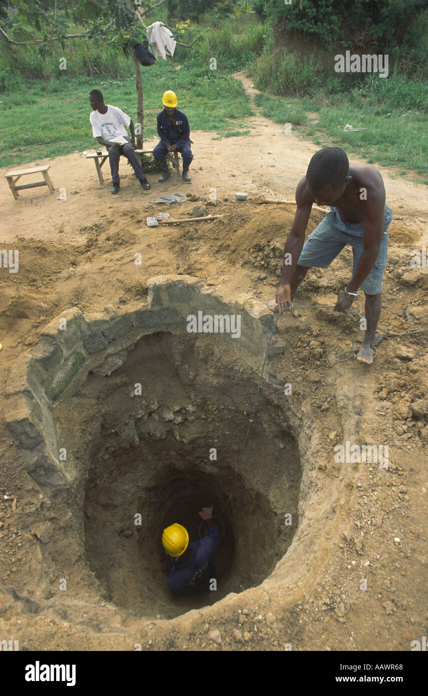 Digging a well in africa hi-res stock photography and images - Alamy