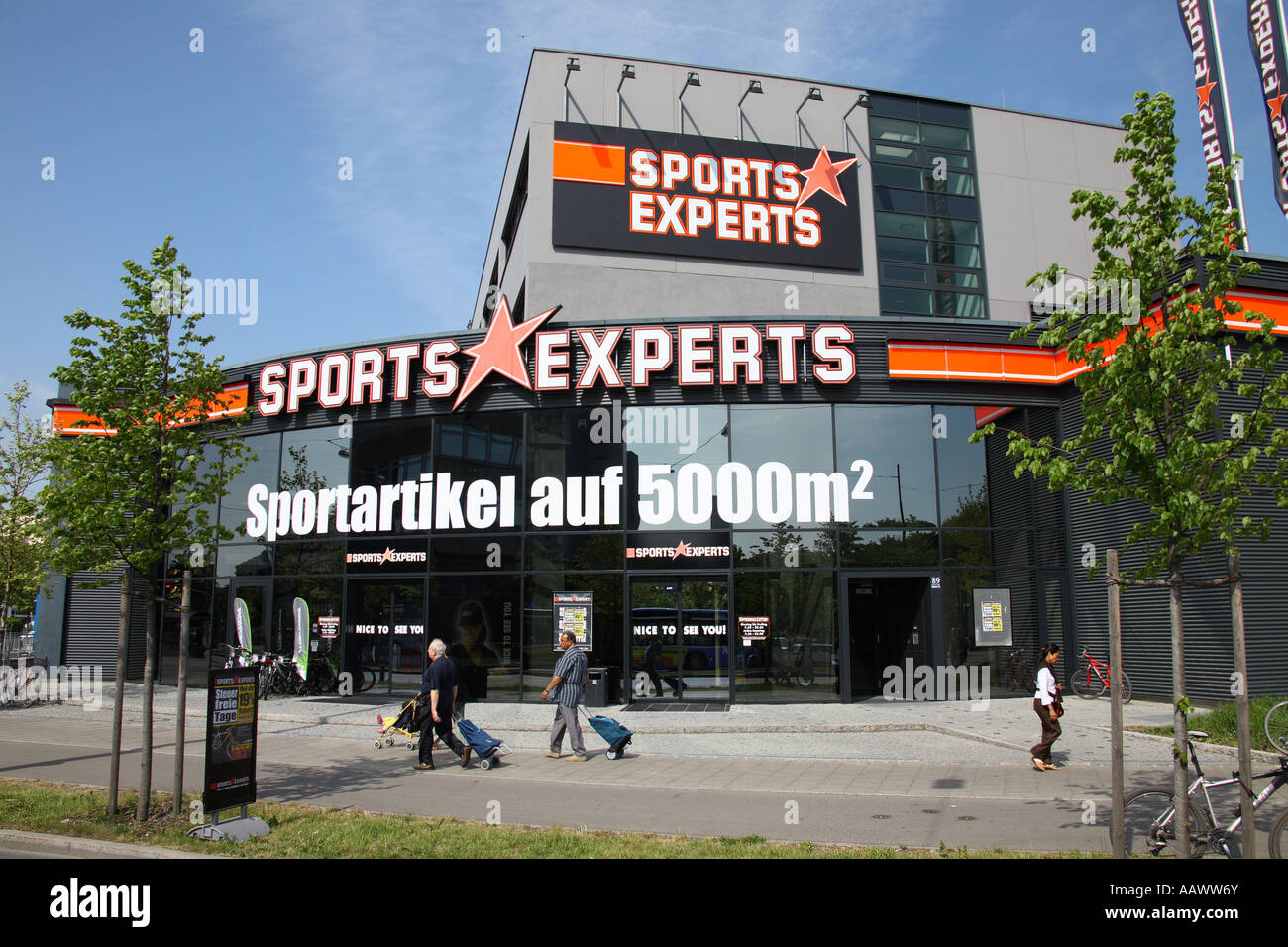 Experts building hi-res stock photography and images - Alamy