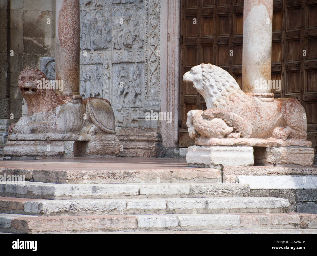 San zeno verona portal hi-res stock photography and images - Alamy
