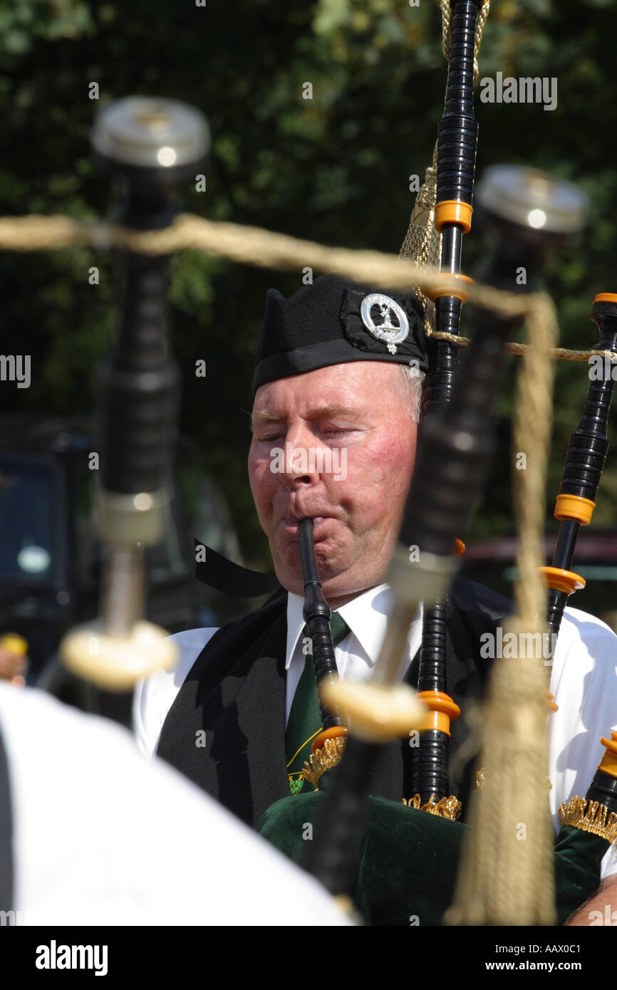 Piper scottish music scotland hi-res stock photography and images - Alamy