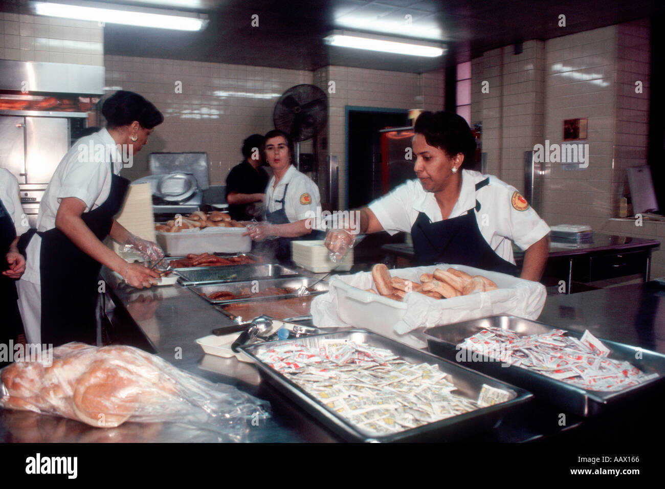 School cafeteria workers hi-res stock photography and images - Alamy