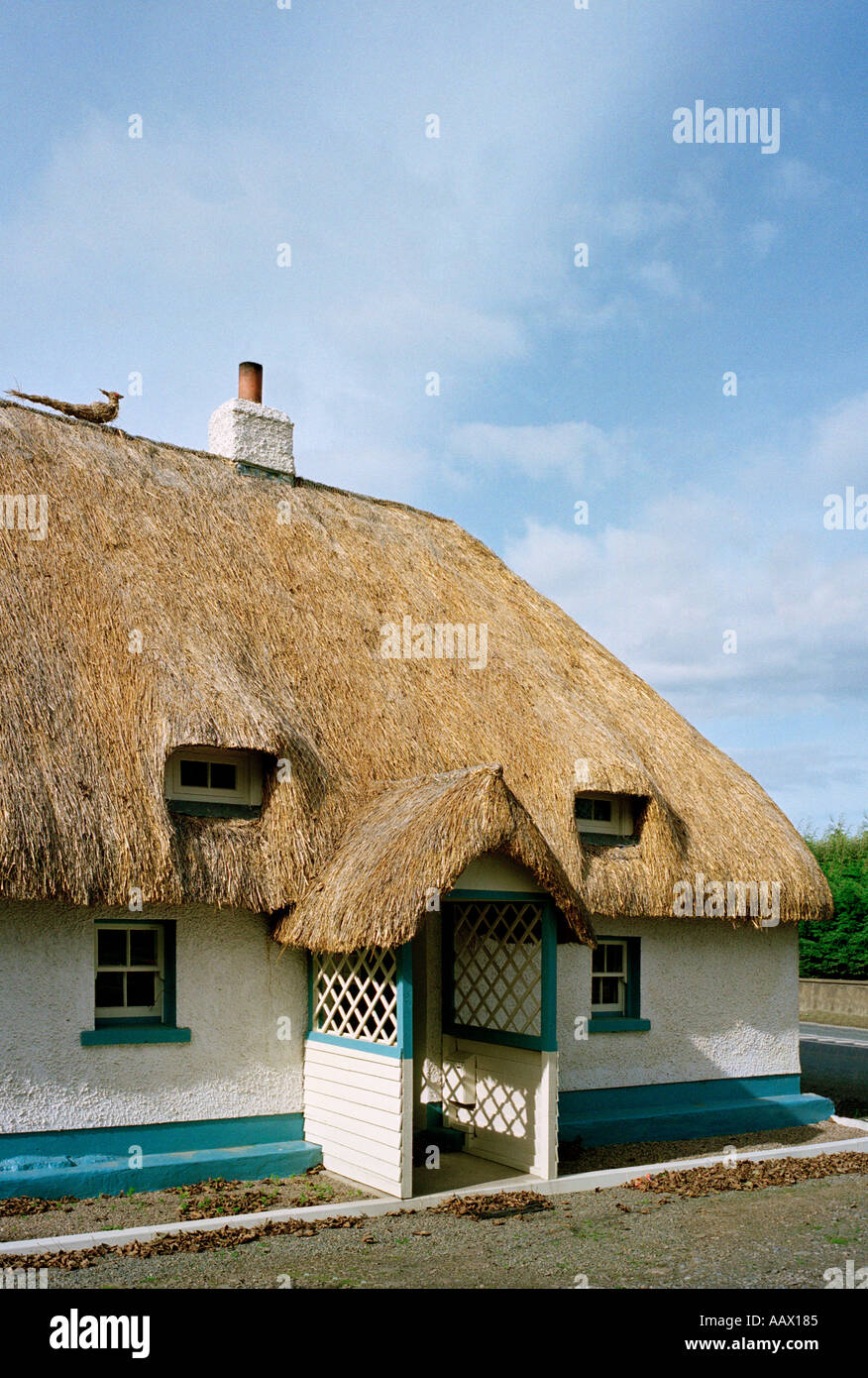 A nice example of vernacular architecture a thatched cottage near ...