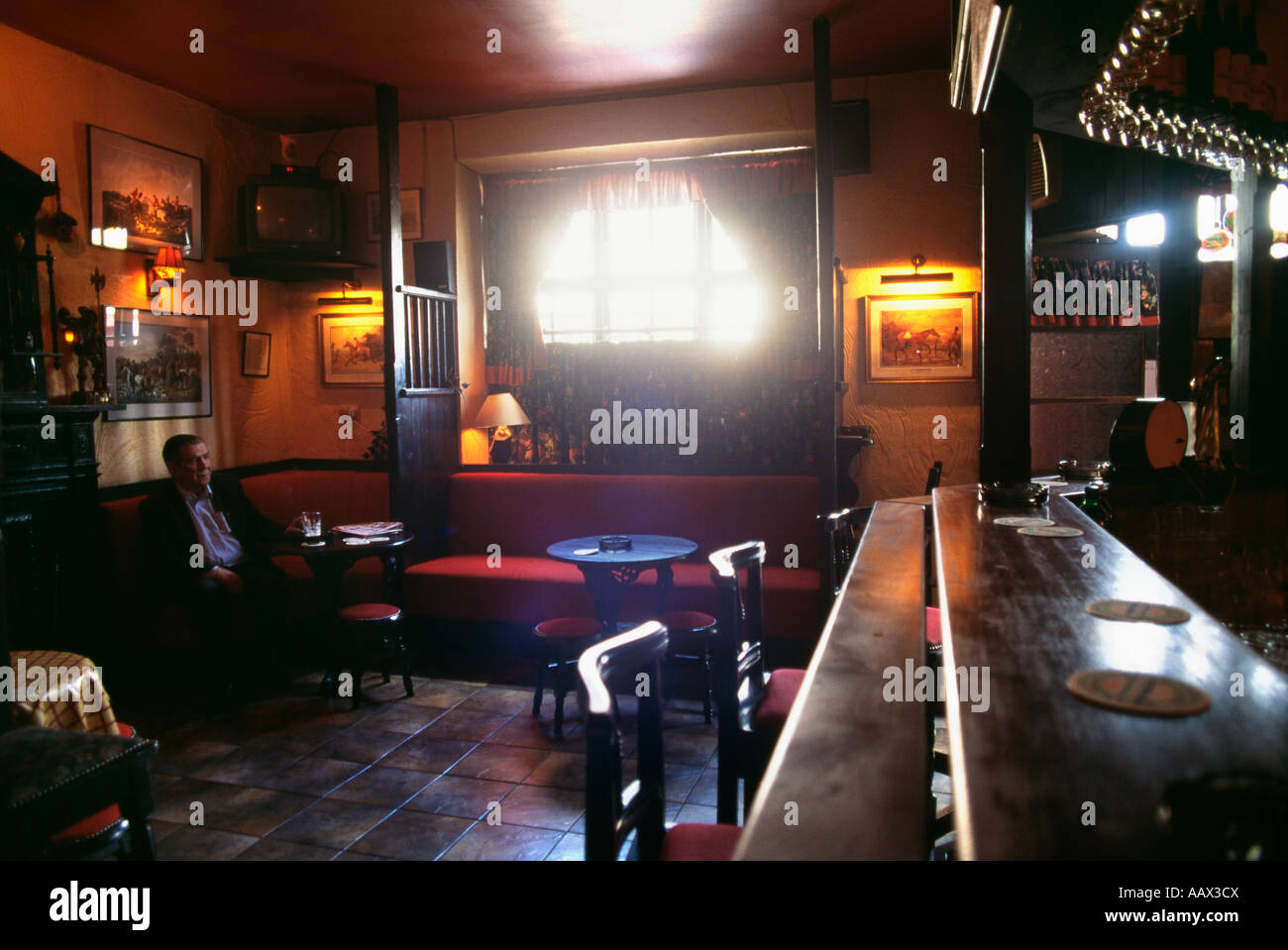 Empty bar ireland hi-res stock photography and images - Alamy