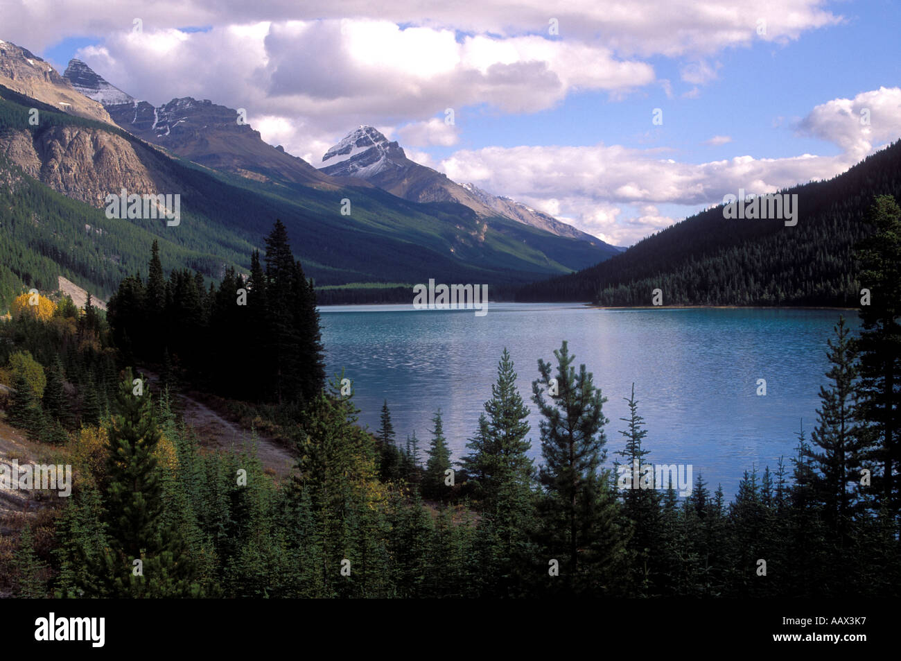Mistaya lake hi-res stock photography and images - Alamy