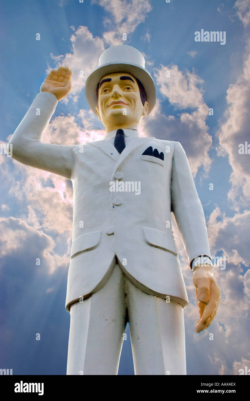 Giant top hat High Resolution Stock Photography and Images - Alamy