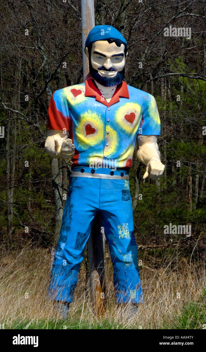 Tie Dye Hippie Muffler Man at Yasgurs Farm site of the Woodstock ...