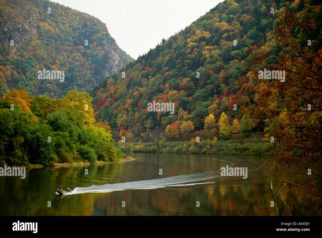 Boat on Delaware River, Delaware Water Gap, New Jersey Stock Photo - Alamy