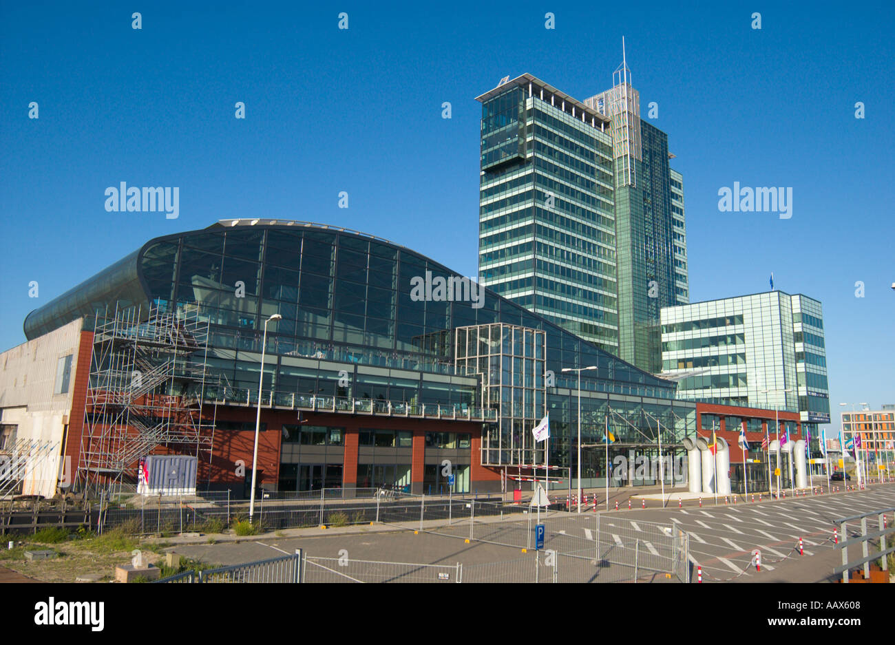 Passenger ship terminal hi-res stock photography and images - Alamy