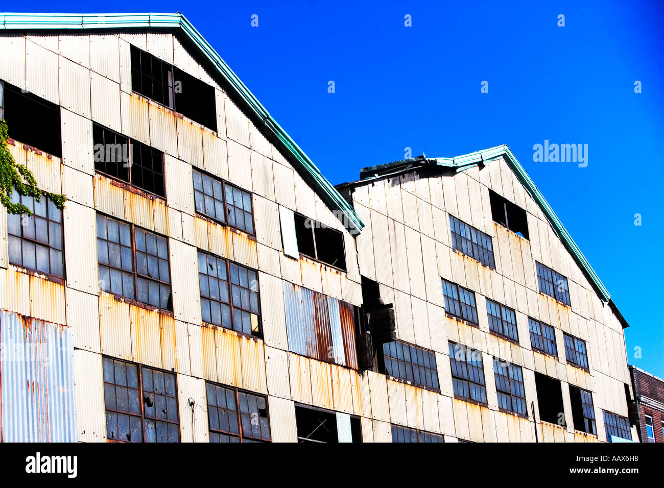 OLD FACTORY, OBSOLETE, WINDOWS, DEMOLITION Stock Photo - Alamy