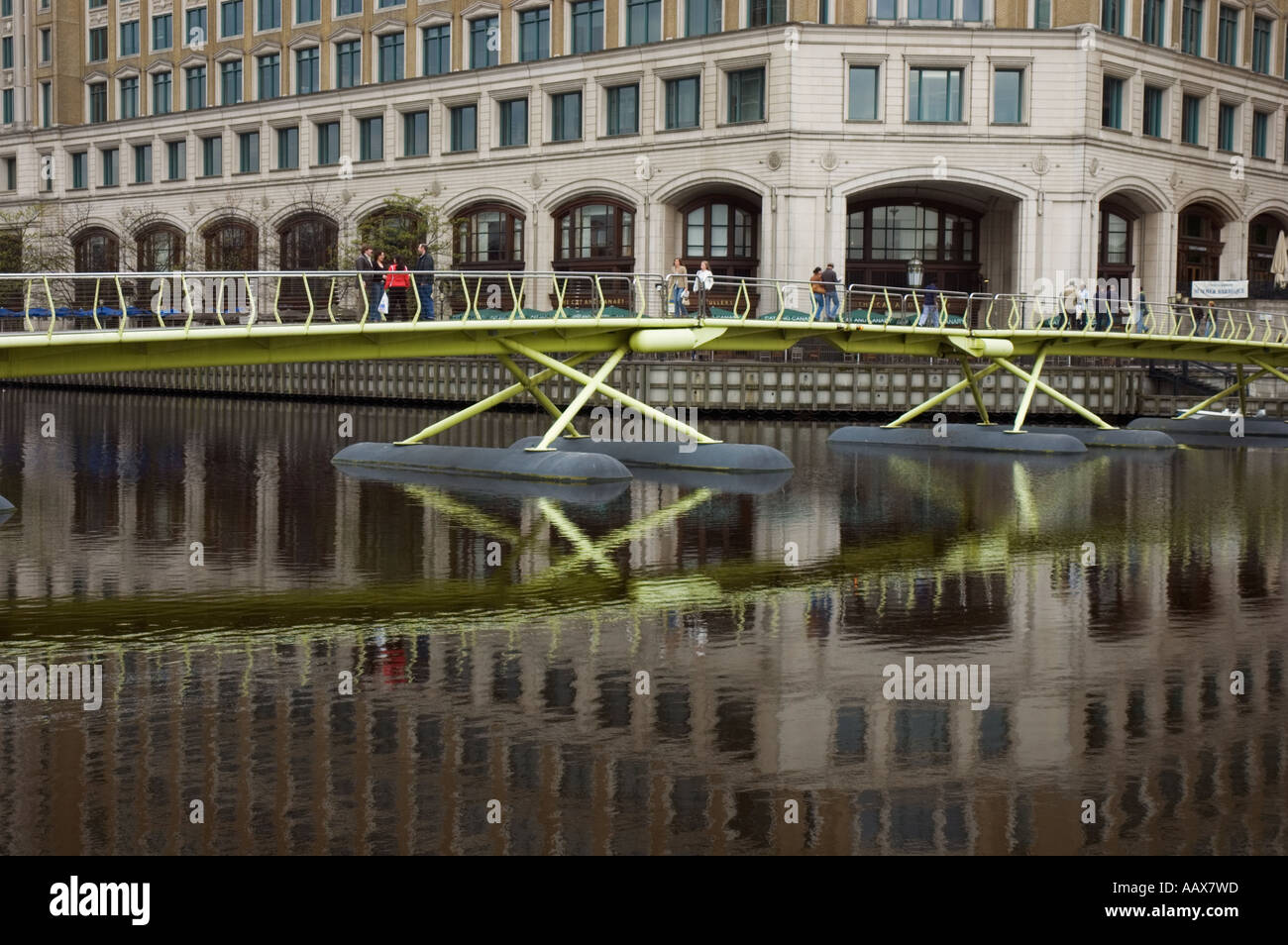 Pontoon bridge hi-res stock photography and images - Alamy