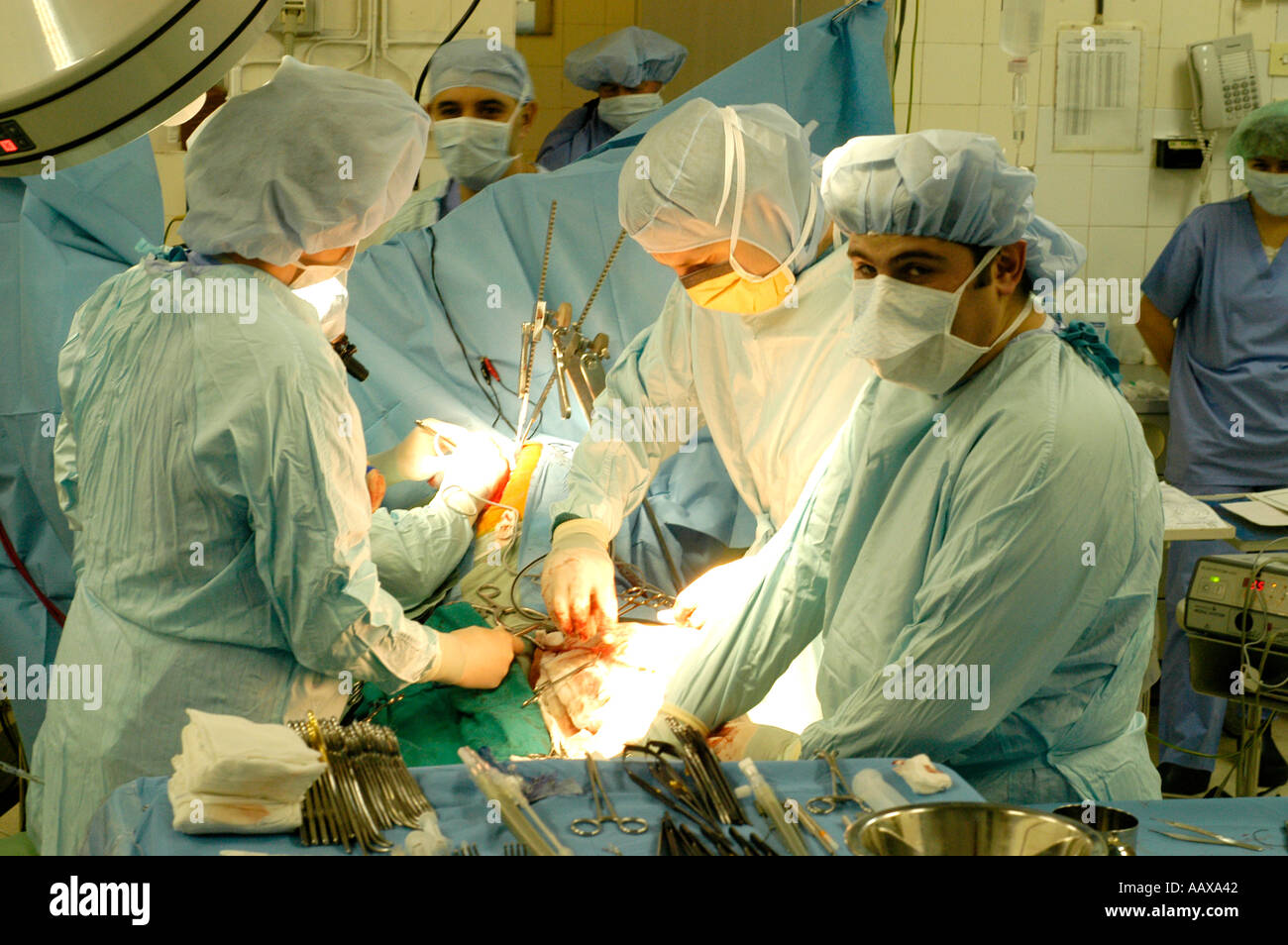 medicine surgeon do cardiology surgery doctors anesthesiologist patient ...