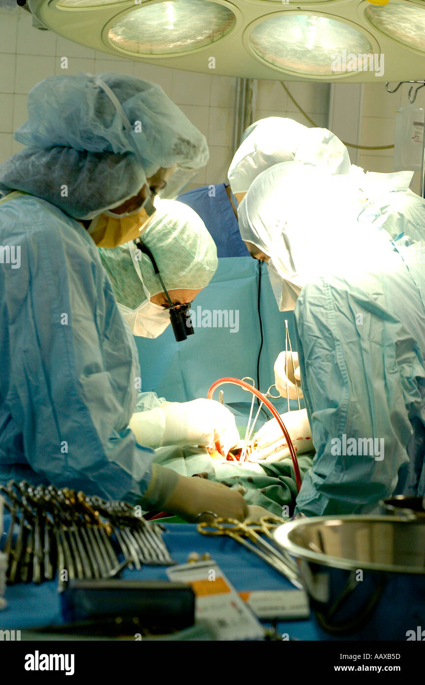 medicine surgeon do cardiology surgery doctors anesthesiologist patient ...