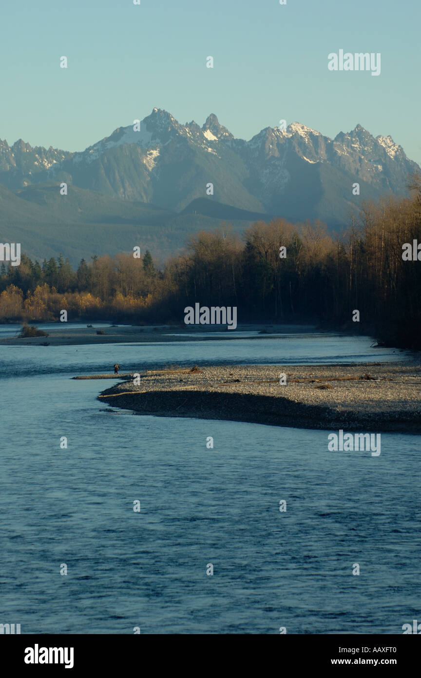 Skykomish river cascade mountains hi-res stock photography and images ...