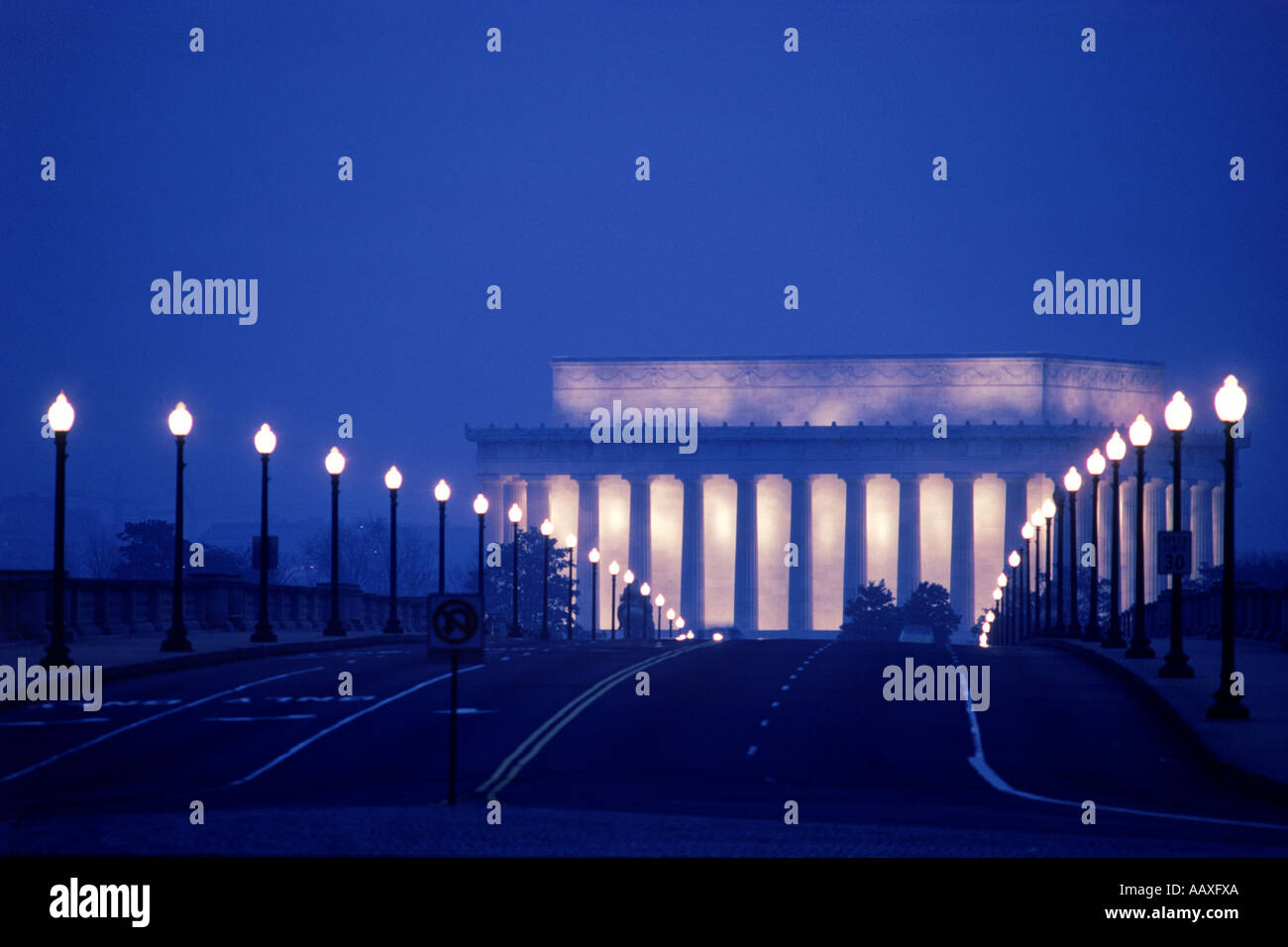 Abraham lincoln memorial bridge hi-res stock photography and images - Alamy