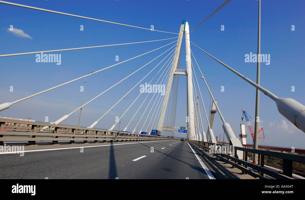 Bridge of shrouds hi-res stock photography and images - Alamy