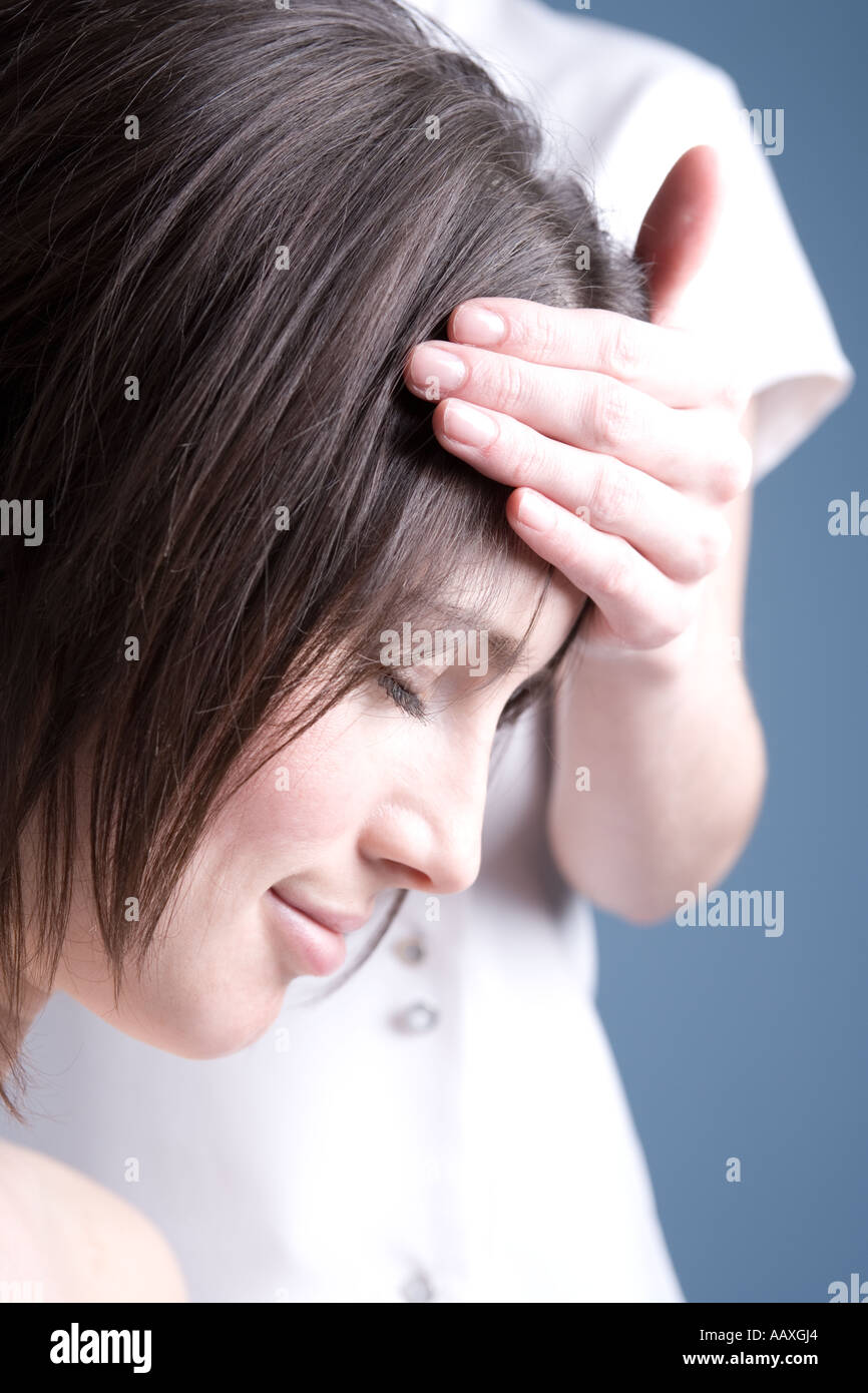 Indian head massage hi-res stock photography and images - Alamy