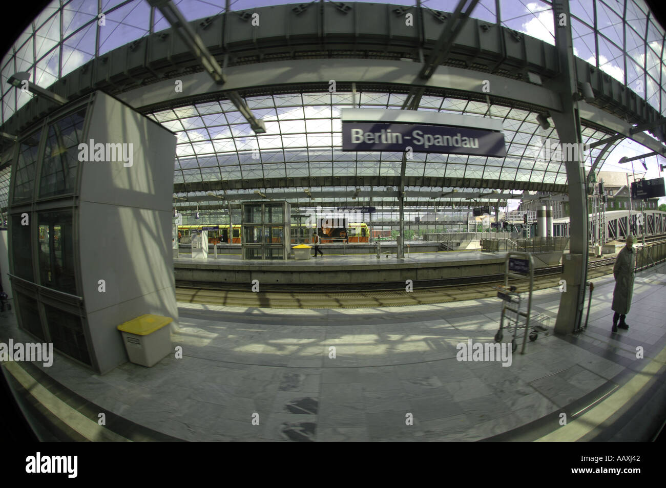 train station platform berlin spandau Stock Photo - Alamy