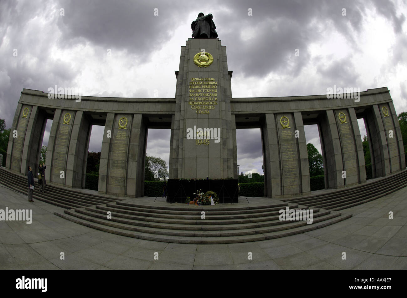 soviet war memorial Stock Photo - Alamy
