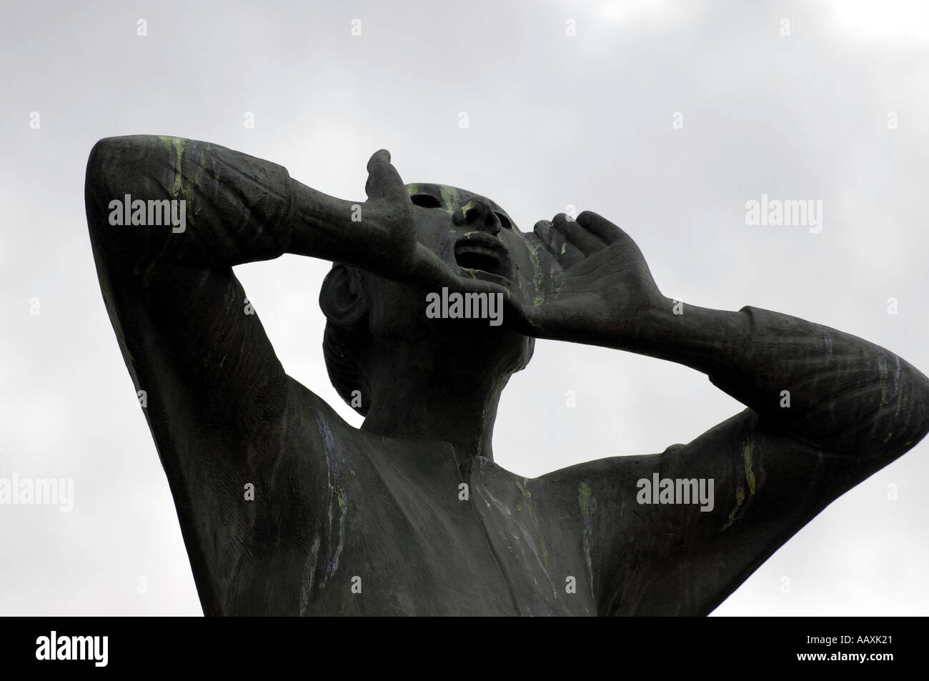 Screaming statue berlin hi-res stock photography and images - Alamy