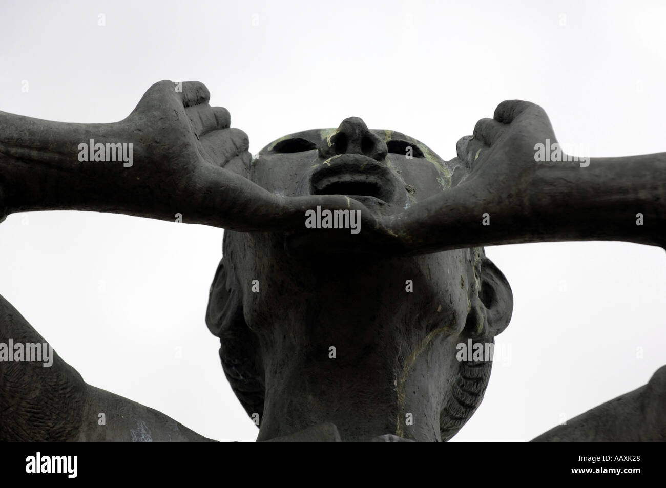 Screaming statue berlin hi-res stock photography and images - Alamy