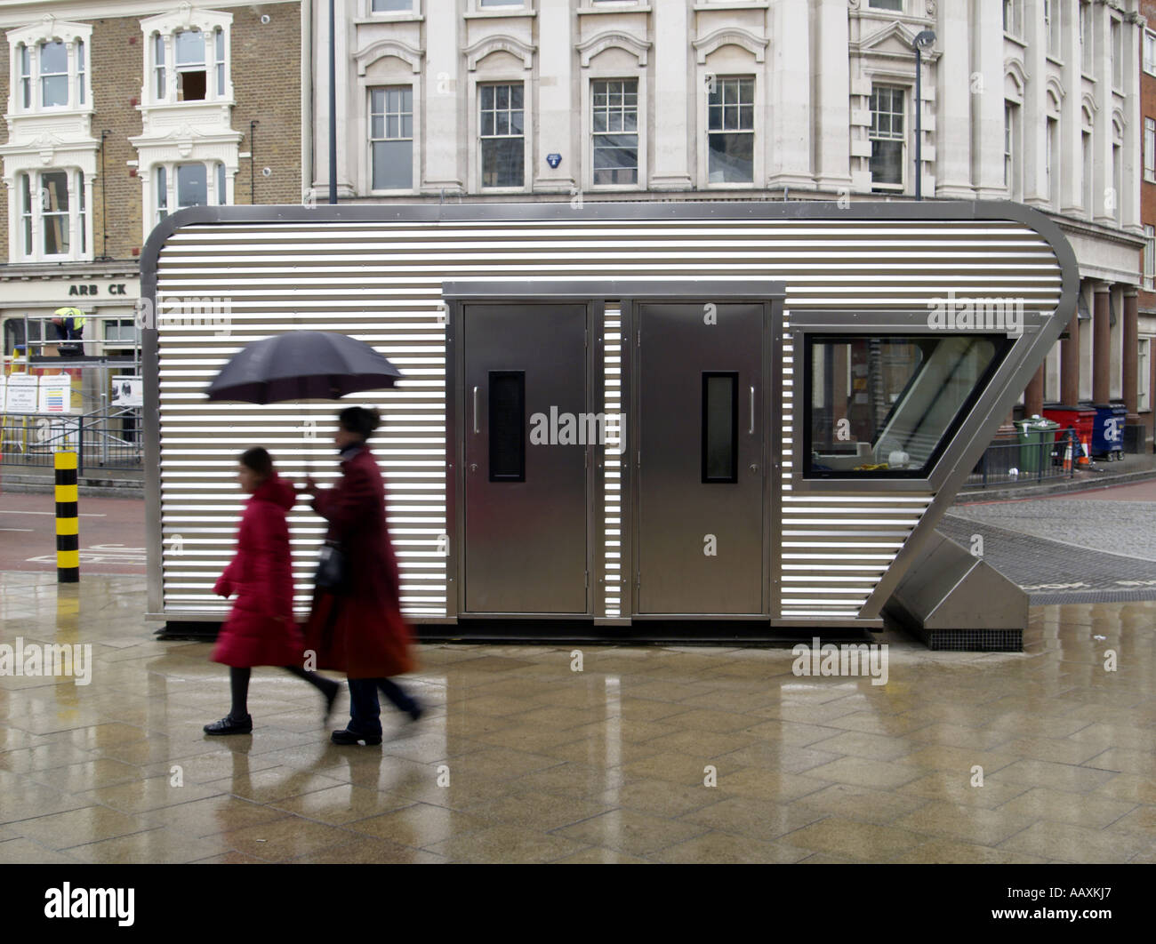 VAUXHALL BUS INTERCHANGE, Control box ARUP ASSOCIATES Stock Photo - Alamy