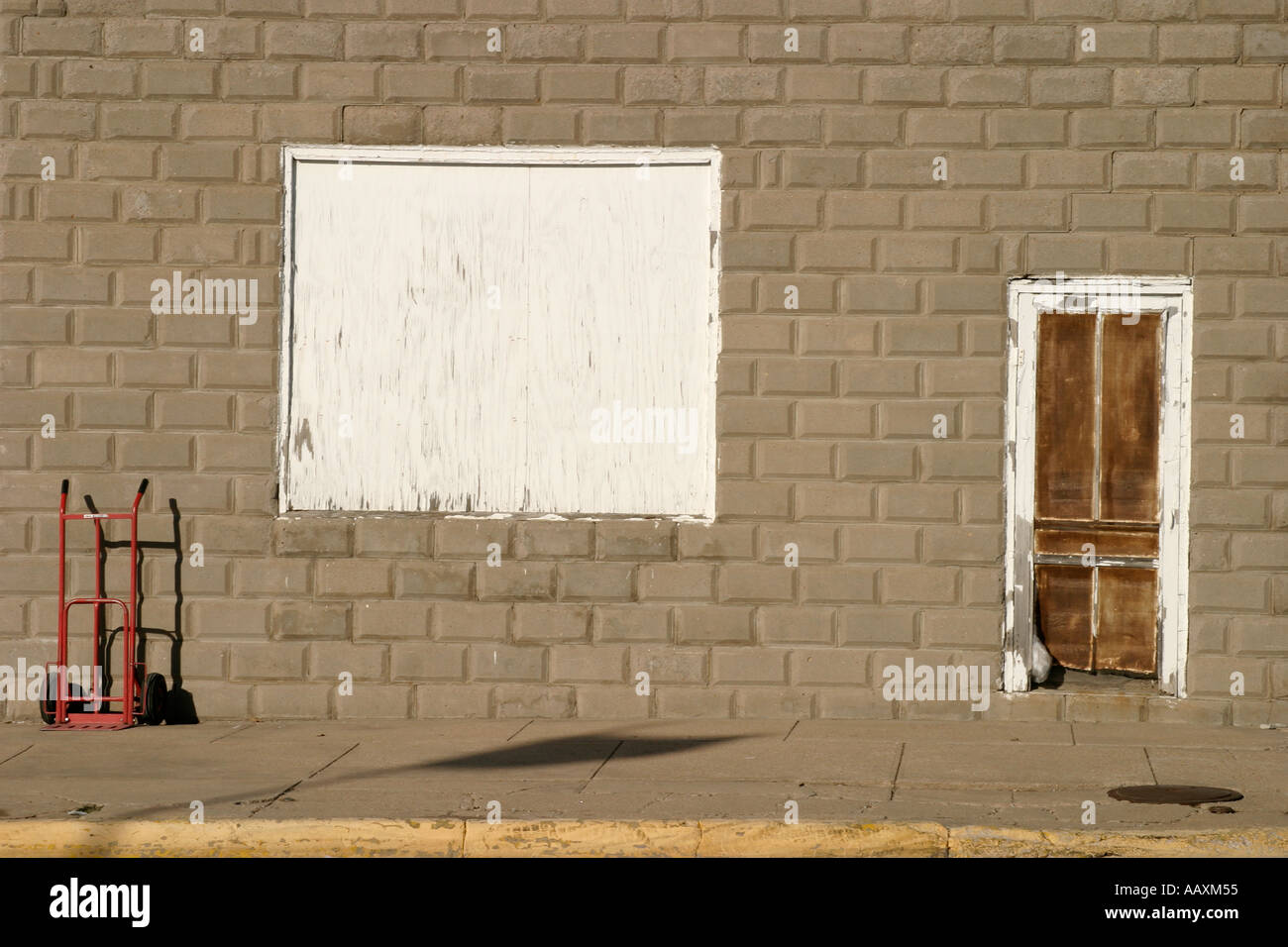 Boarded Up Building Stock Photo - Alamy