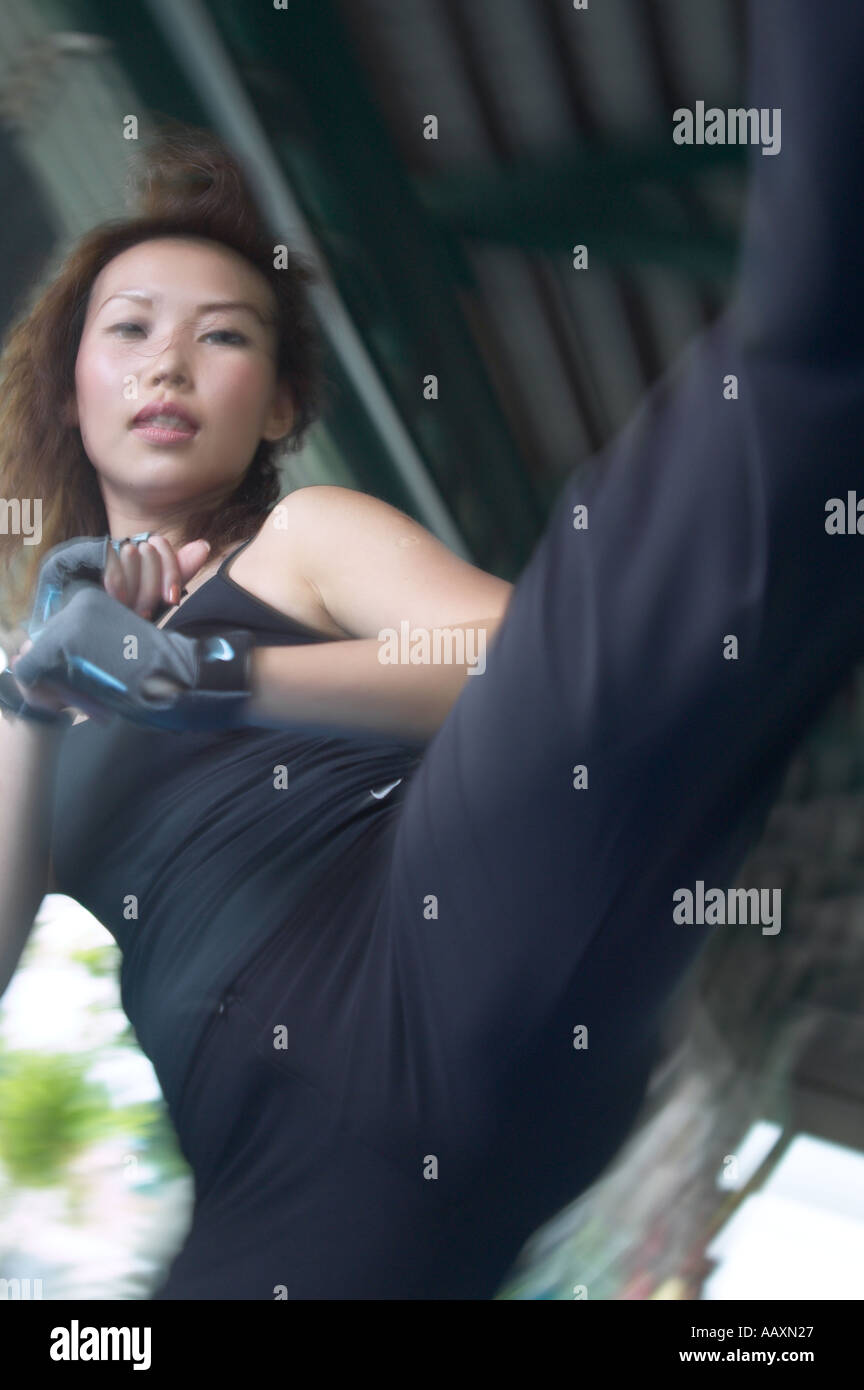 Kick boxing lady hi-res stock photography and images - Alamy
