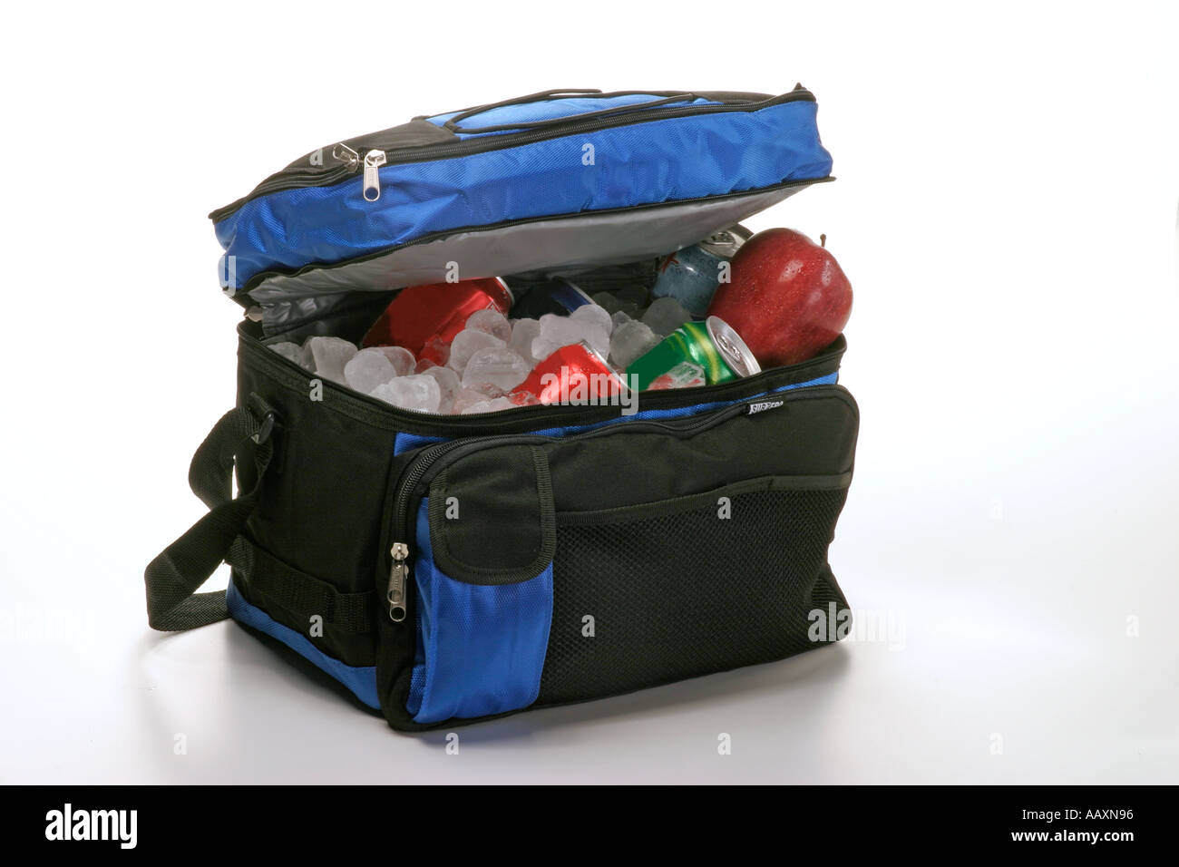 Picnic cooler hi-res stock photography and images - Alamy
