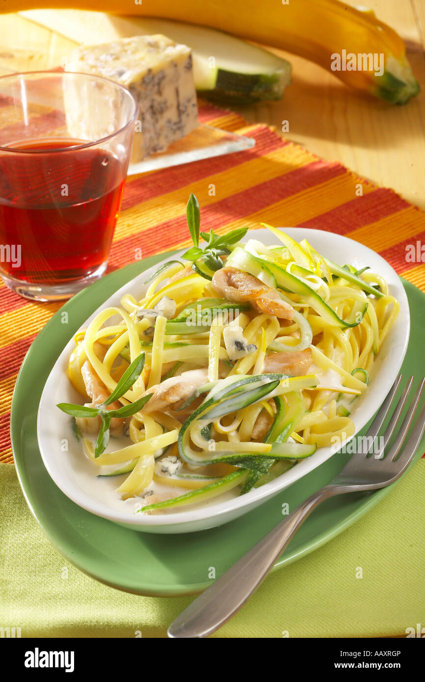 Linguine with Courgette and Cheese Sauce Stock Photo - Alamy