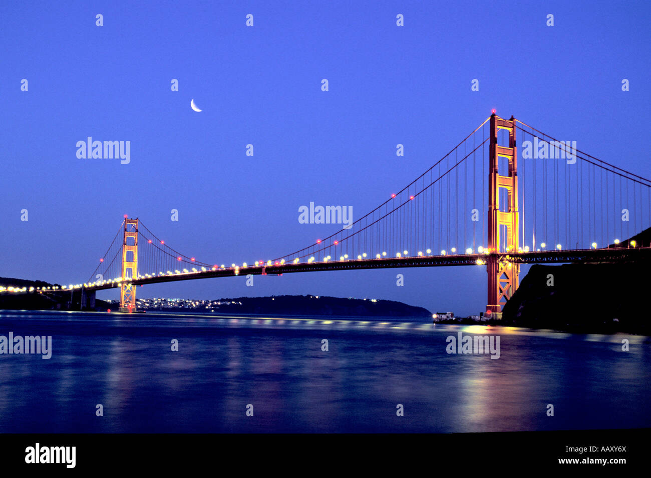 Whole enitre span of Golden Gate Bridge seen from Sausalito California ...