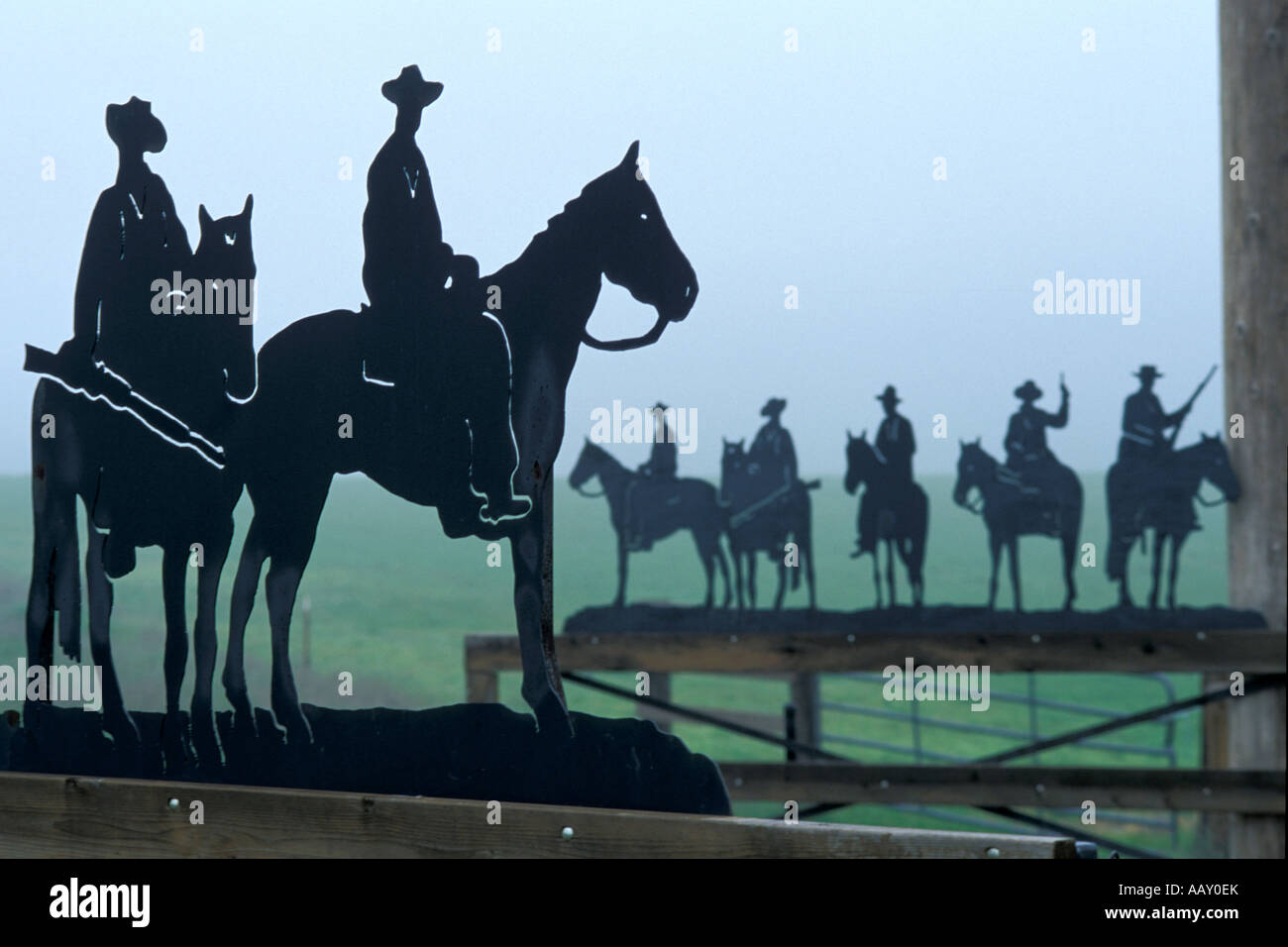 Cowboys riding the range hi-res stock photography and images - Alamy