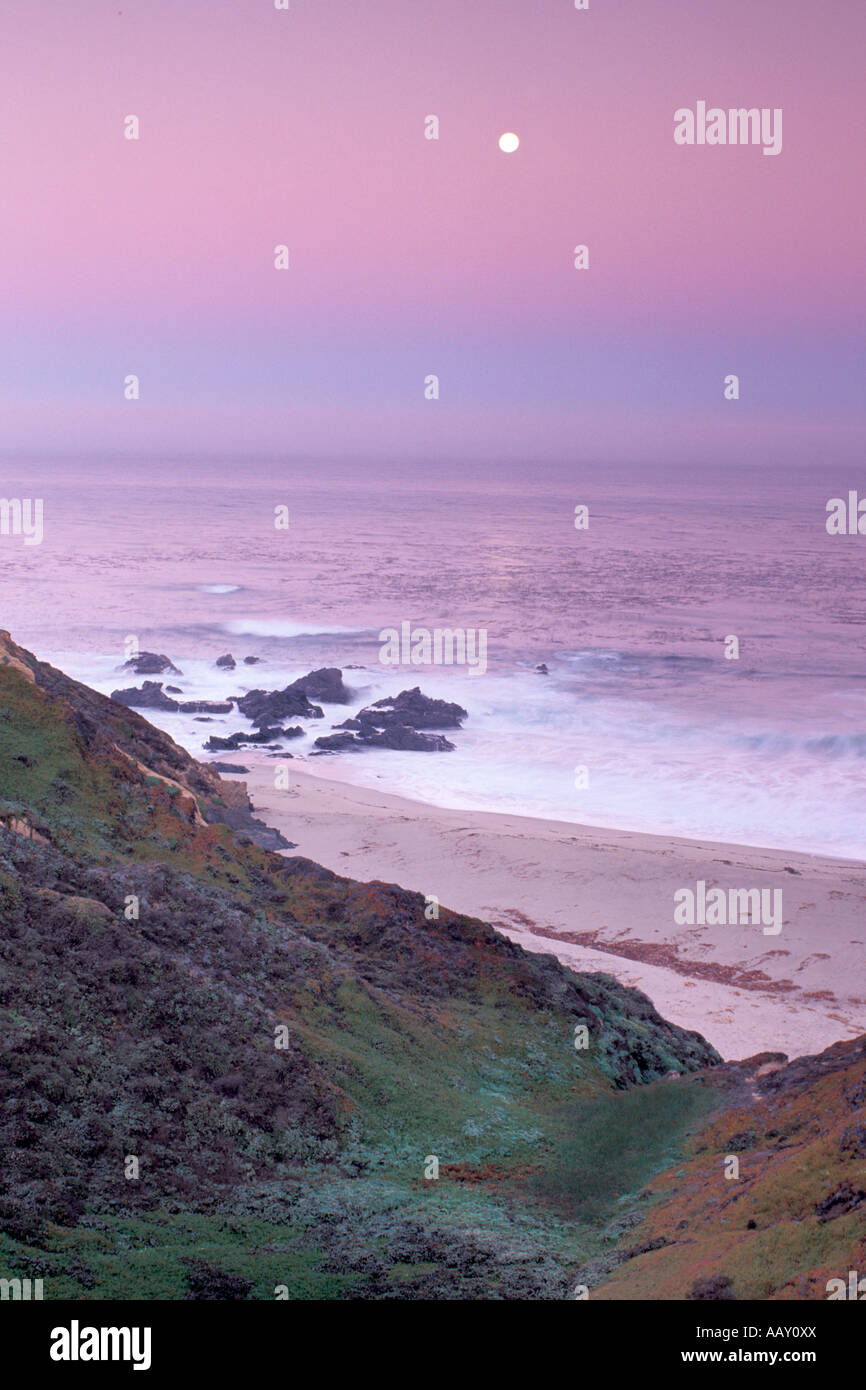Sunset on ocean colored hi-res stock photography and images - Alamy