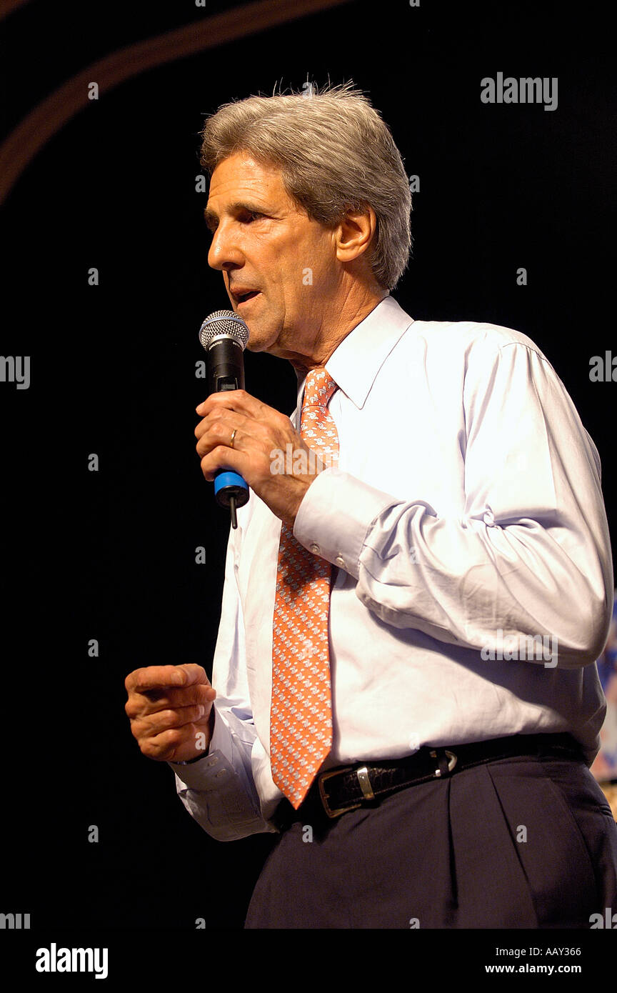 Kerry campaign politician hi-res stock photography and images - Alamy