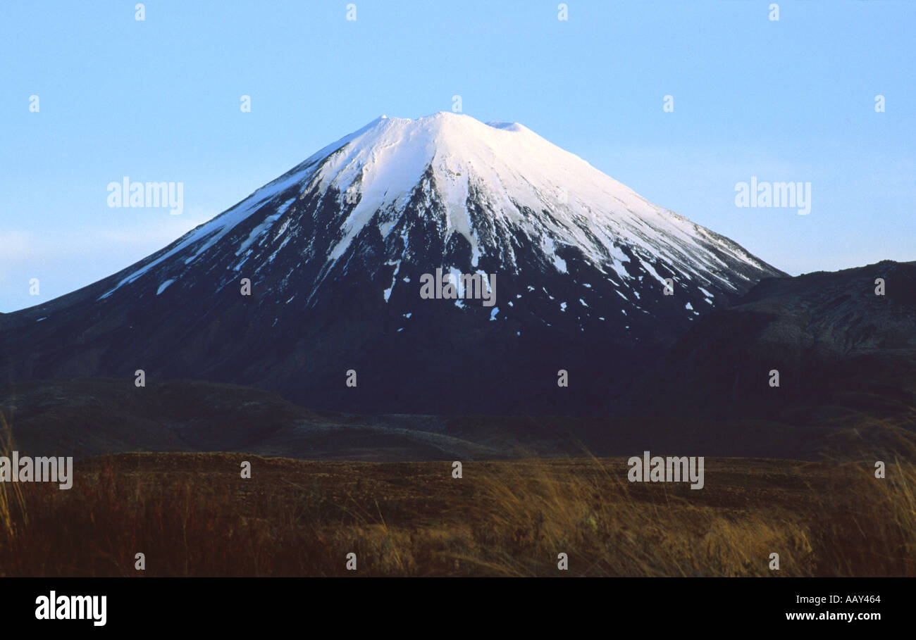 Mount Ruapehu Volcano Tongariro National Park New Zealand Stock Photo ...