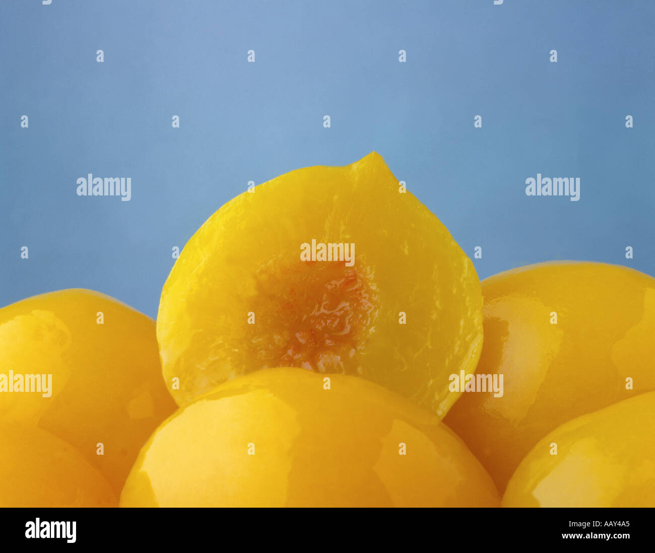 Cling peaches hi-res stock photography and images - Alamy