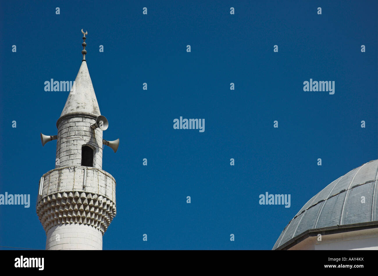 Minaret of Islamic mosque Stock Photo - Alamy